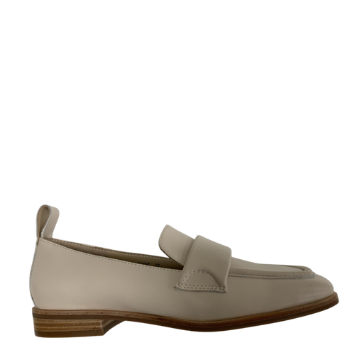 Bresley – Shoes On Picton